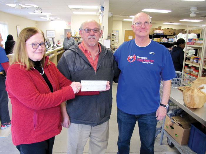 Clemmons Rotary Club raises funds for food pantry | clemmonscourier