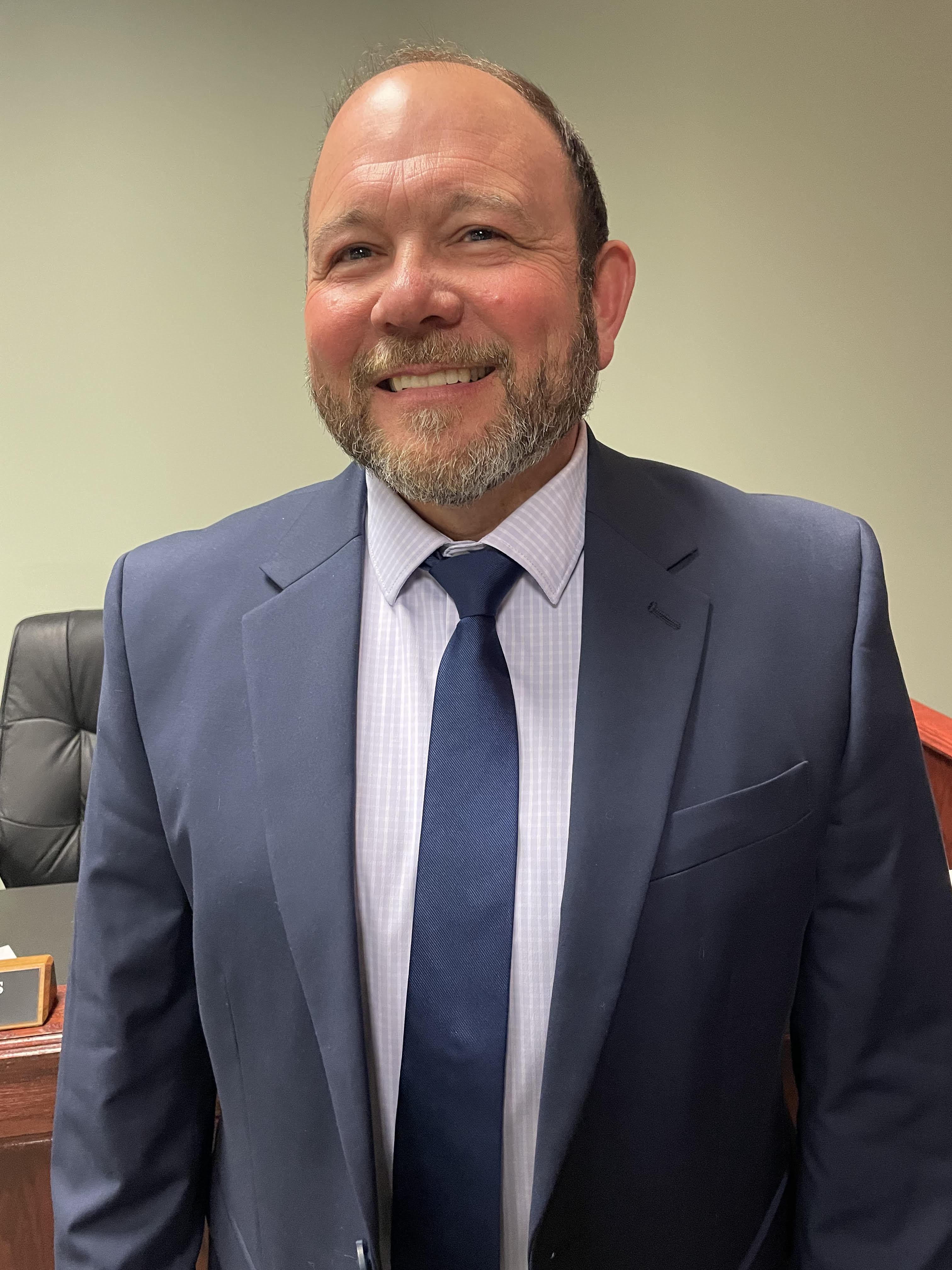 New Bermuda Run town manager sworn into office | clemmonscourier