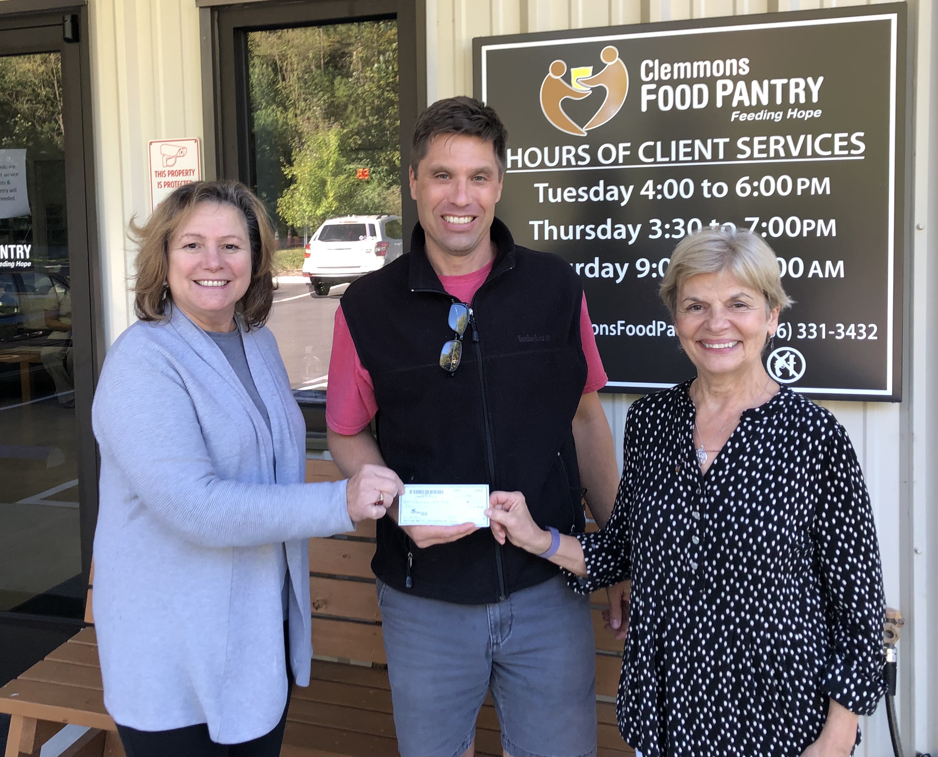 Clemmons Food Pantry receives donation from Catholic women’s groups to ...